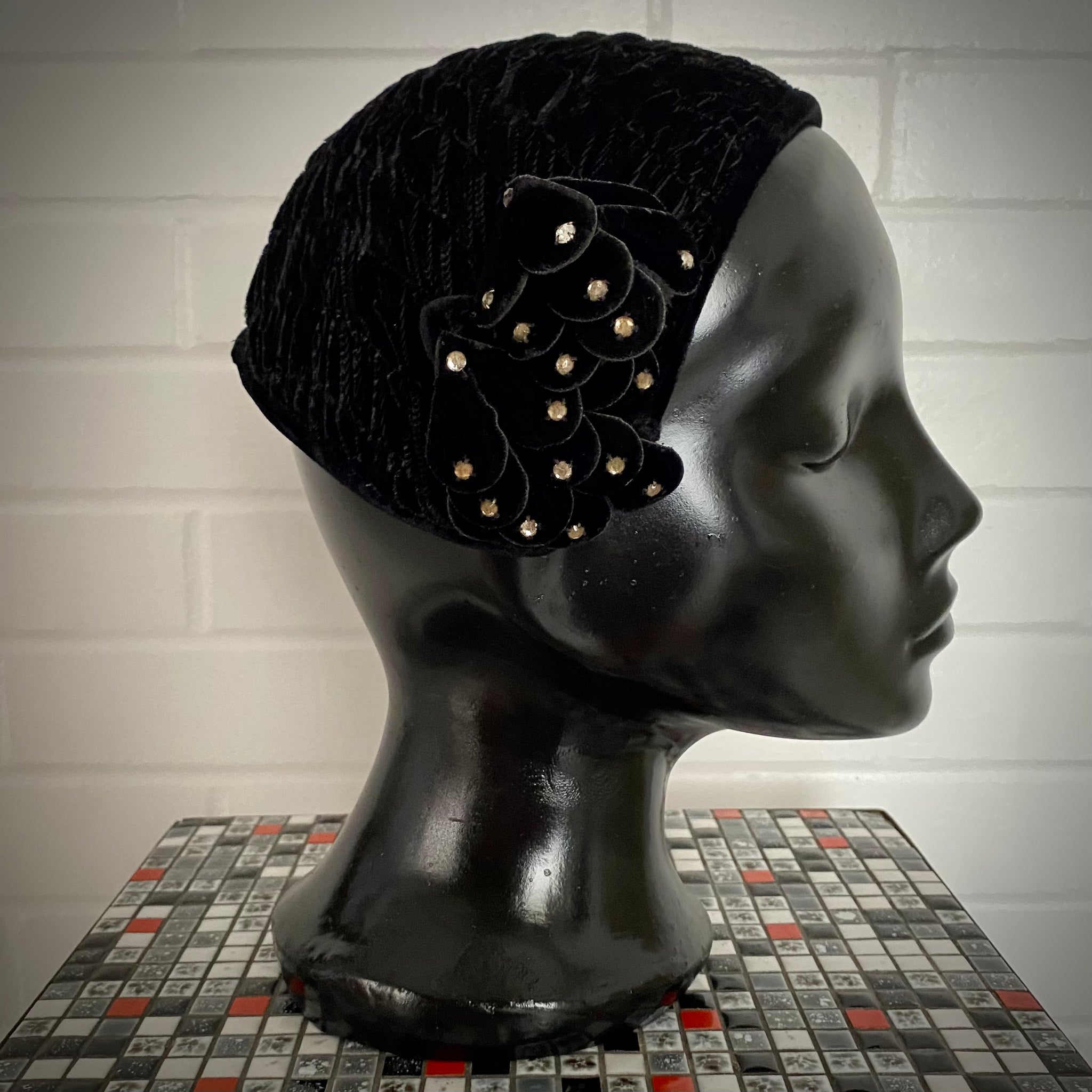 1940s Black Velvet Juliet Helmet Hat – Retro Kandy Vintage